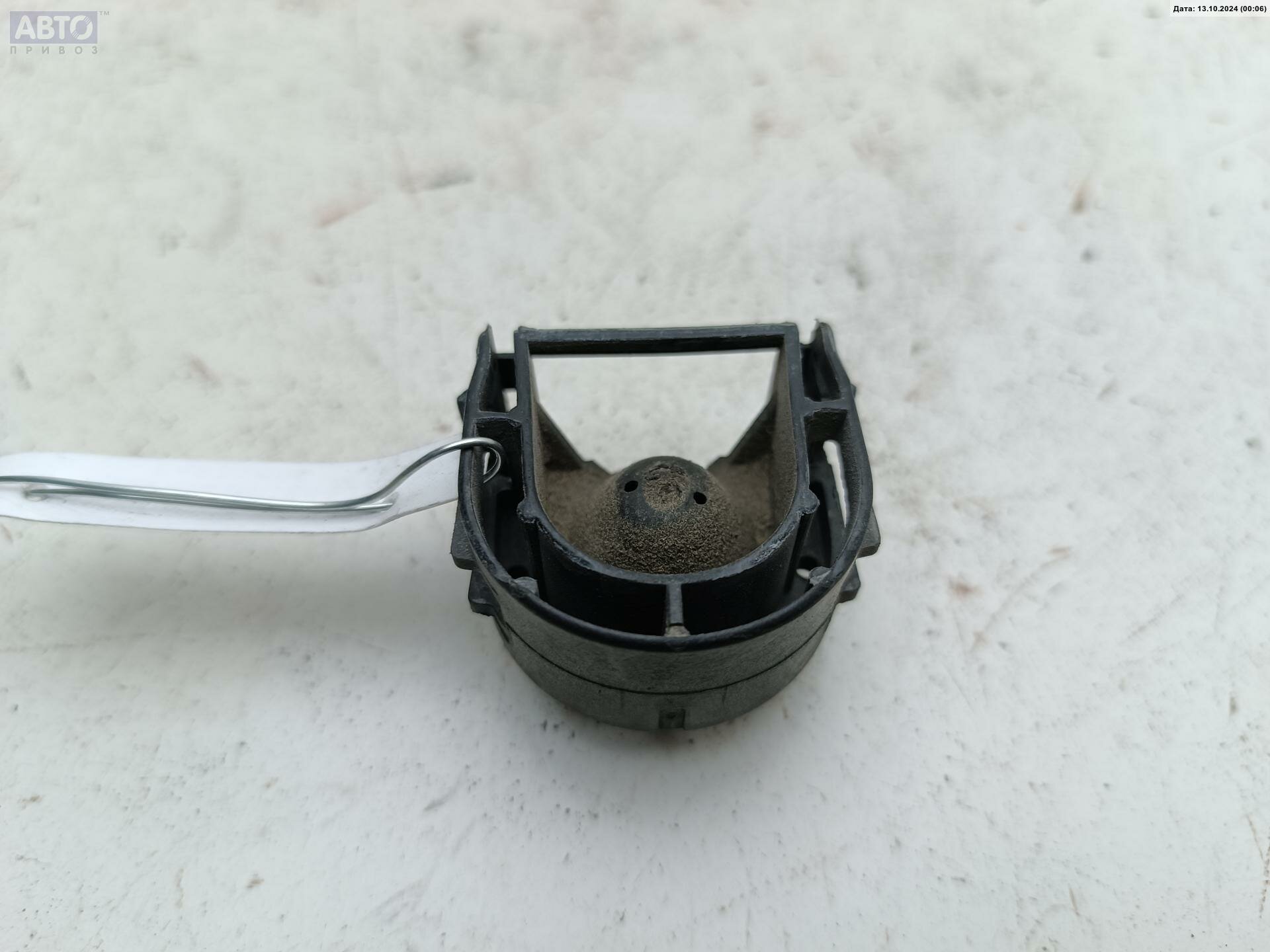 Кронштейн радиатора Peugeot 407