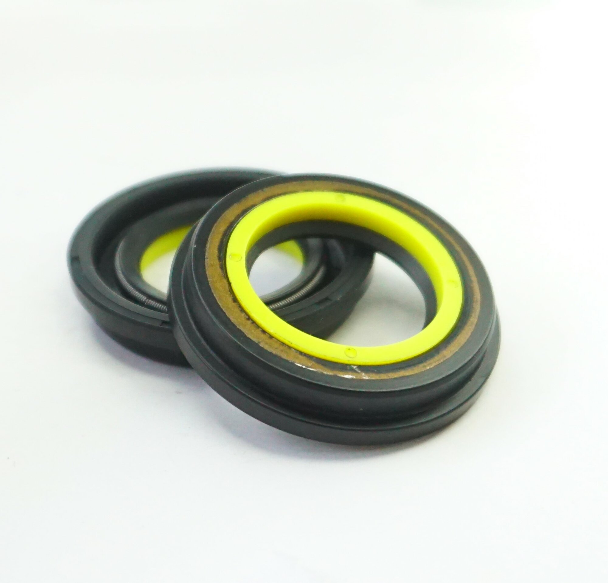 Сальник для рулевой рейки 24x37.7/41.3x4.2/7.4 CNB2 NBR-75-K-91/C/C/BRE003 NAK высокого давления