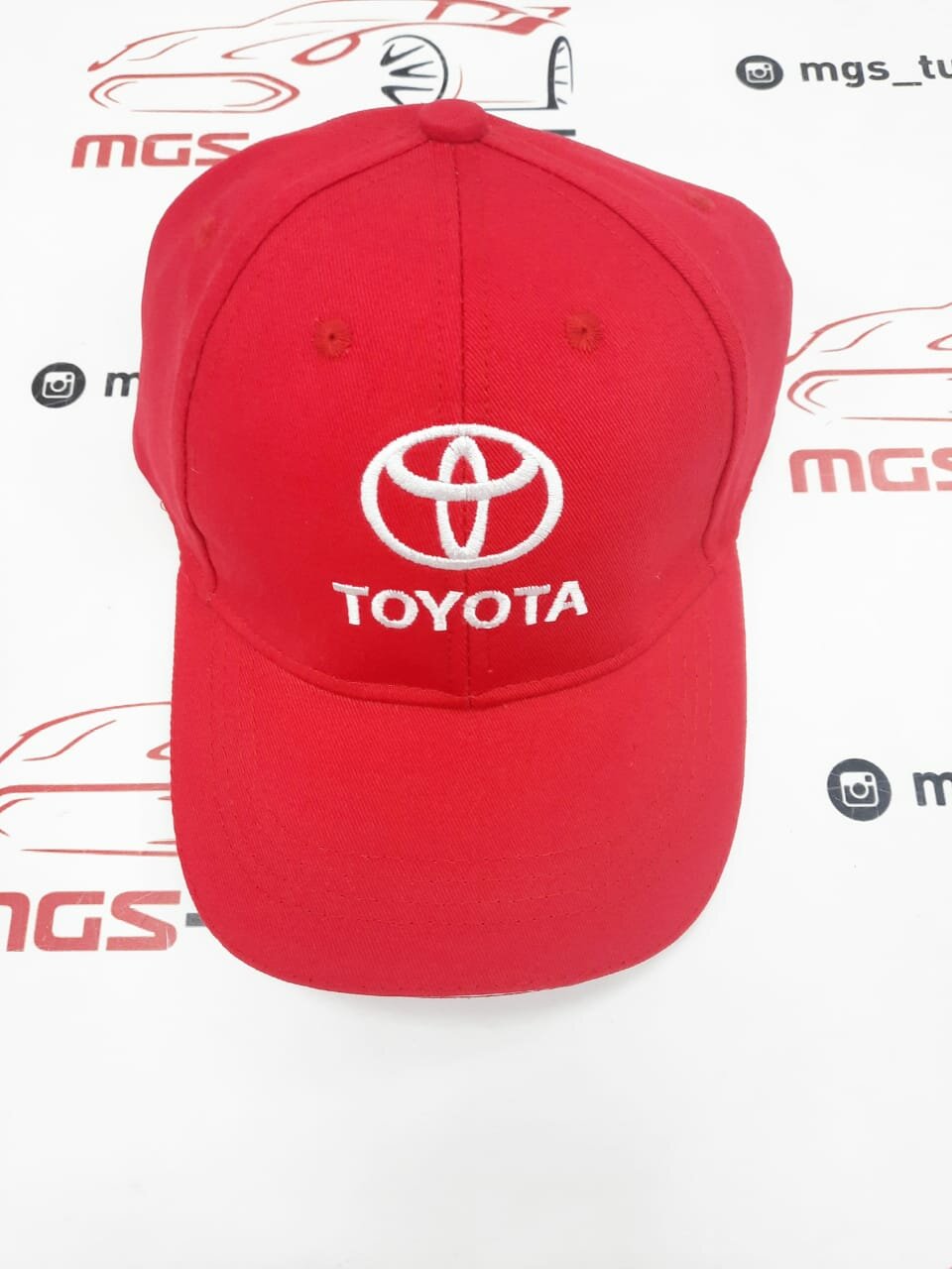Бейсболка Toyota красная