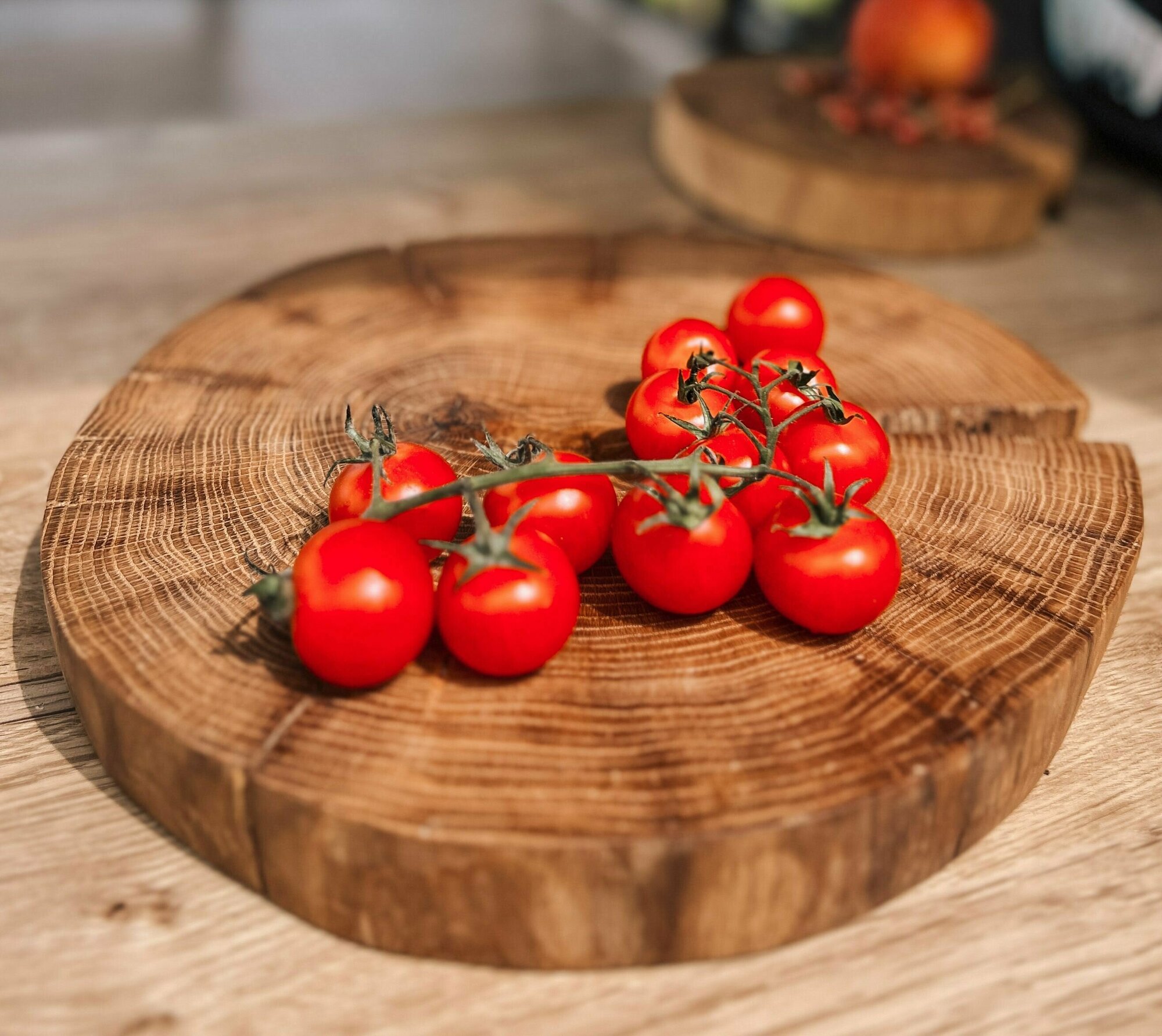 Сервировочная доска Native Woods, ручная работа, массив дуба, диаметр 30 см, толщина 4 см