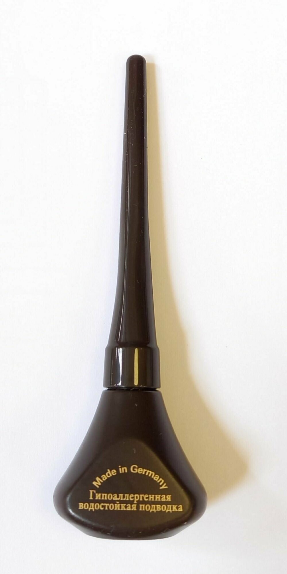 Гипоаллергенная водостойкая подводка для глаз