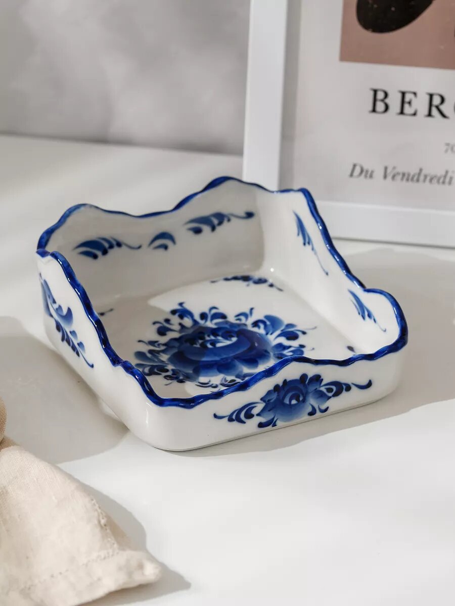 Салфетница на стол фарфоровая