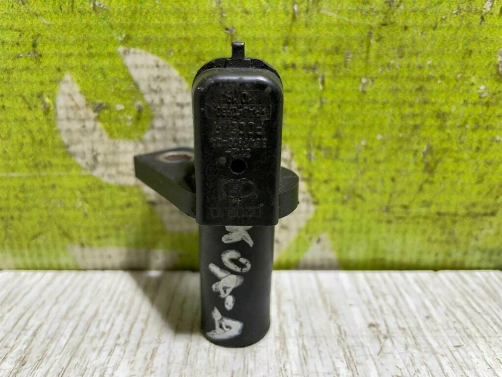 Датчик положения коленвала LADA VESTA 15-19