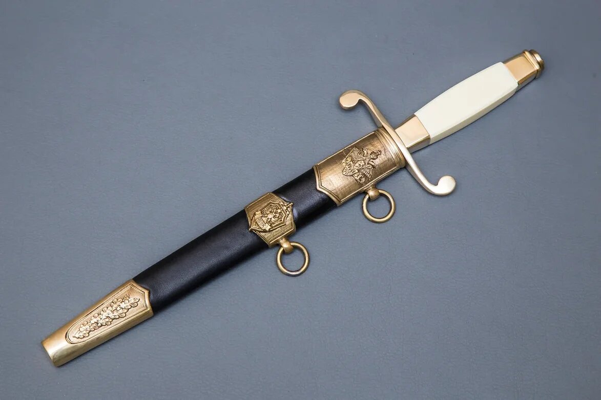 Кортик офицерский ФСБ литье латунь, рукоять пластик