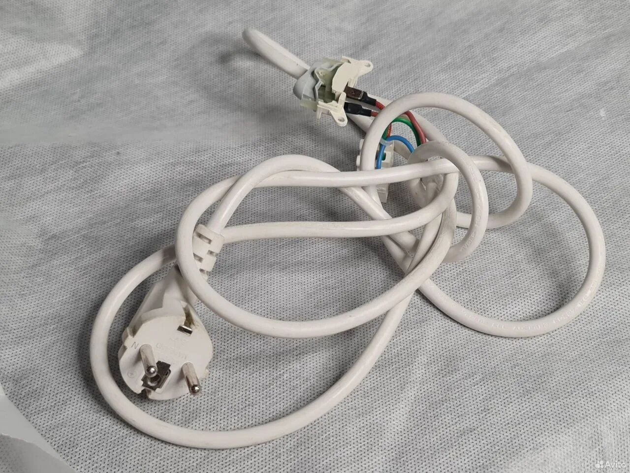Провод парогенератора Philips GC6615, б/у, в хорошем состоянии, готово к использованию