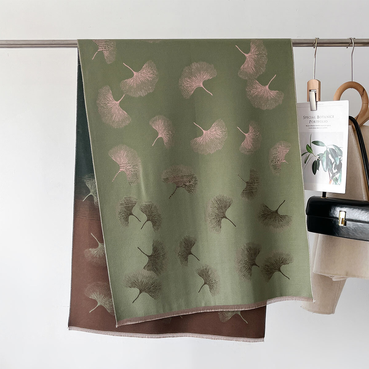 Комплект с шарфом для женщин