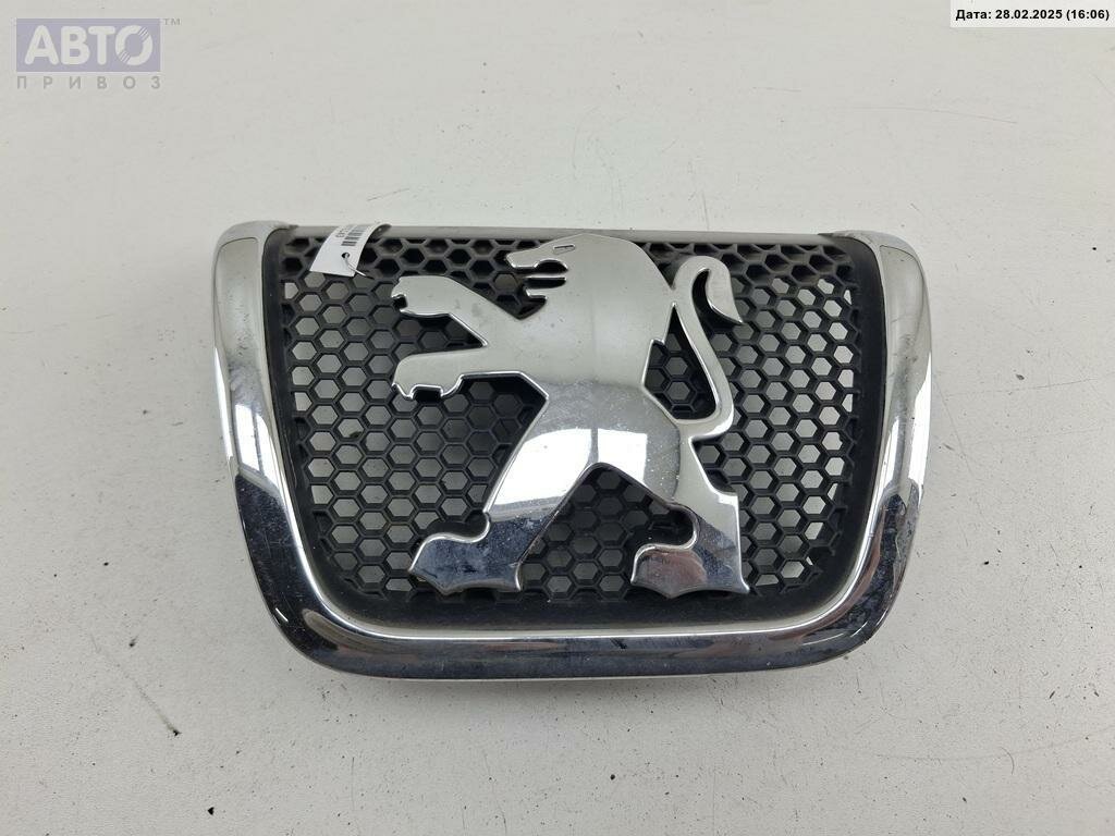 Эмблема Peugeot 607