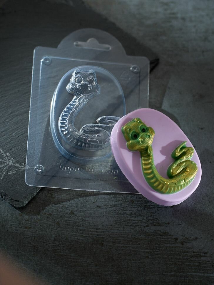 Маленькая змейка форма пластиковая