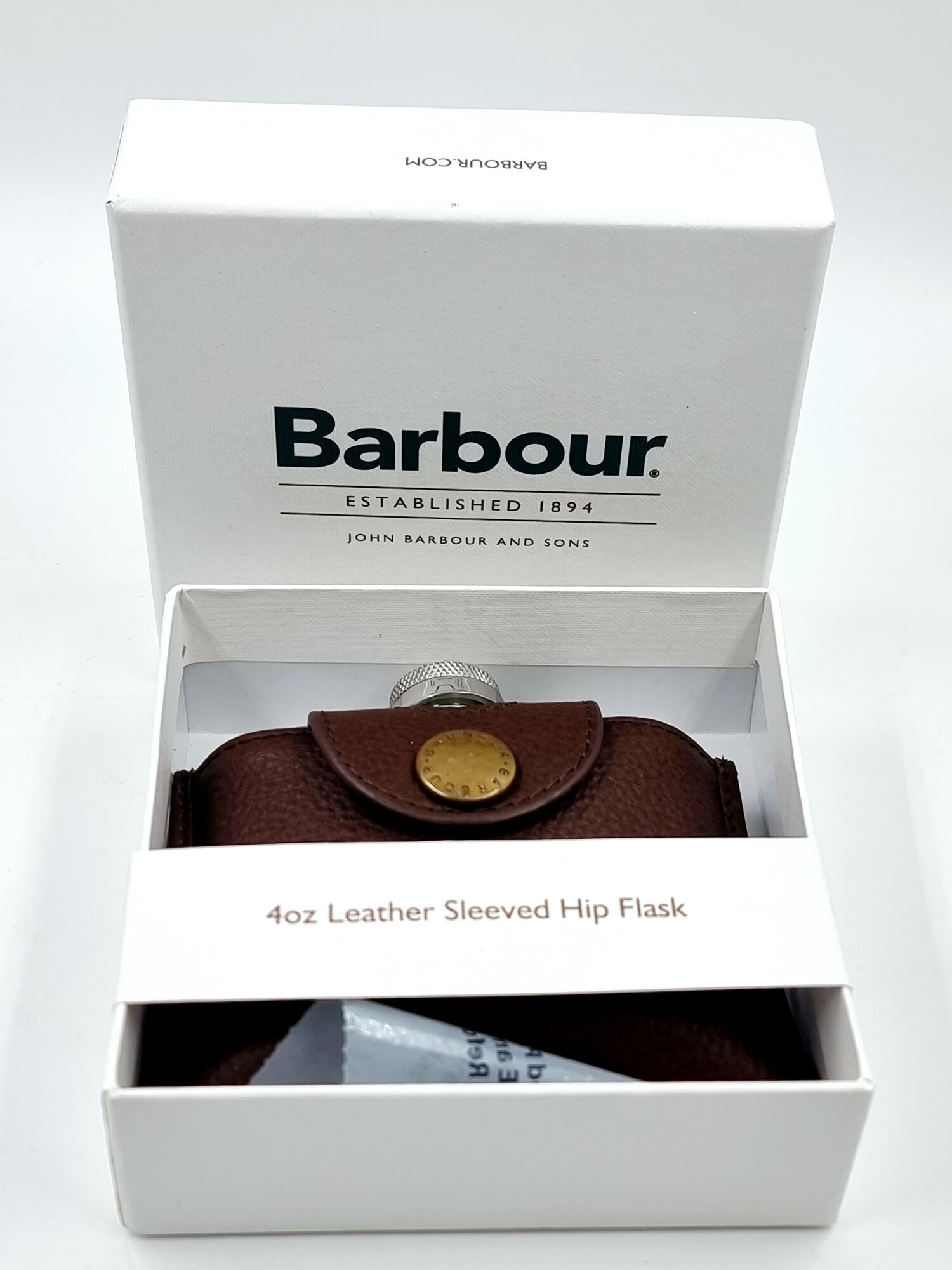 Фляжка Barbour Oblong Hip Flask в коричневом кожаном чехле - 4 унции
