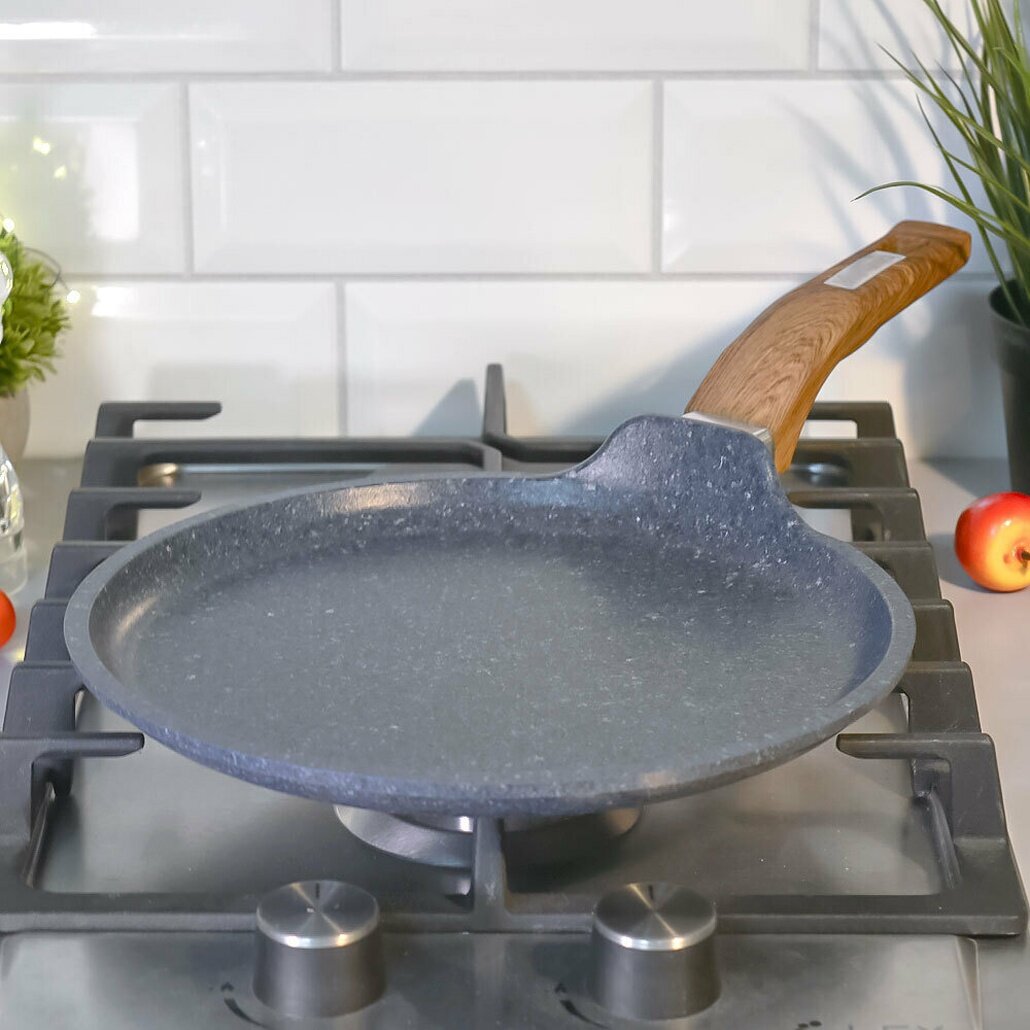 Блинница 24см "Premium", голубая, литой алюминий, антипригарное покрытие, удобная деревянная ручка