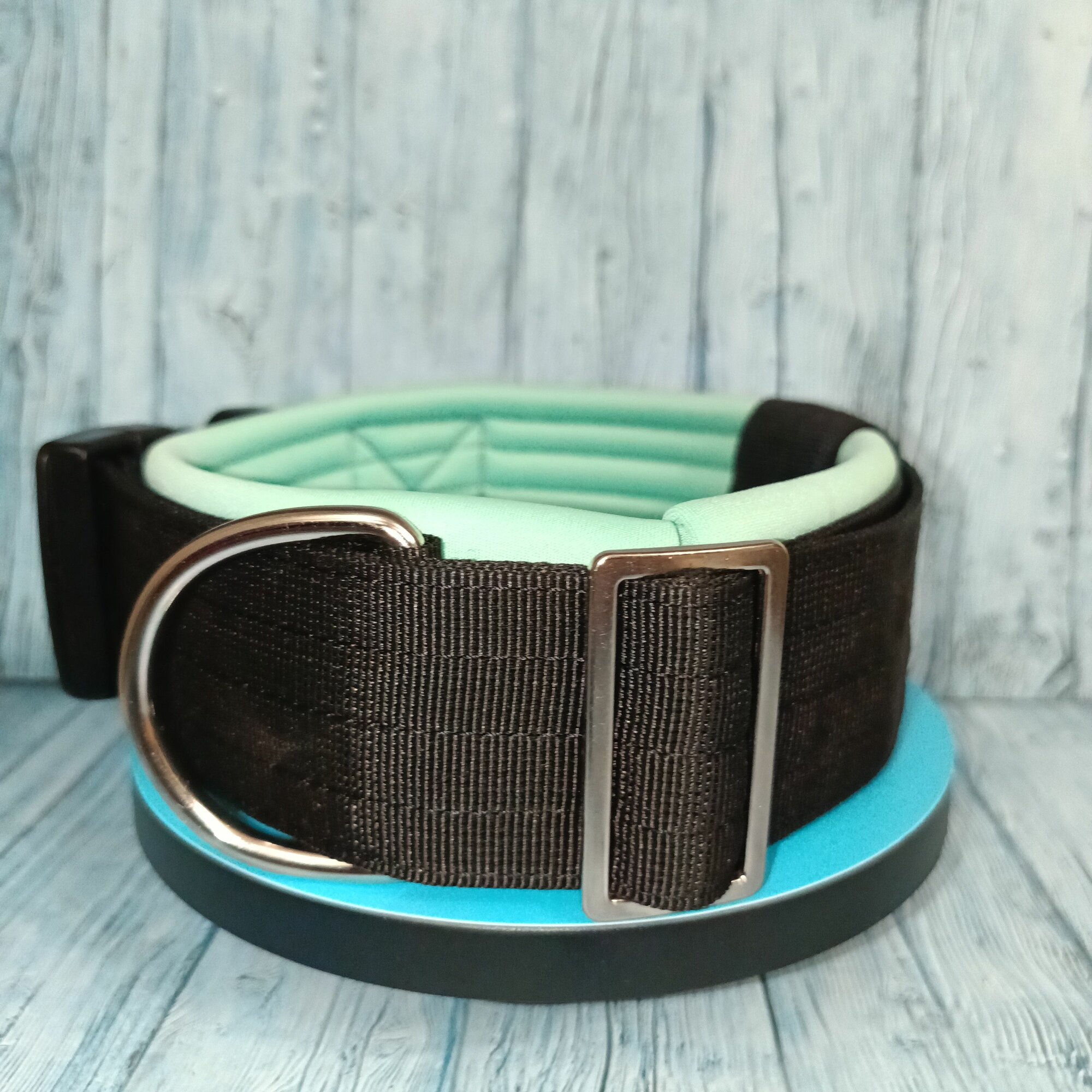 Ошейник для собак средних и крупных пород широкий , 6 см . 35-45 см . мятный.