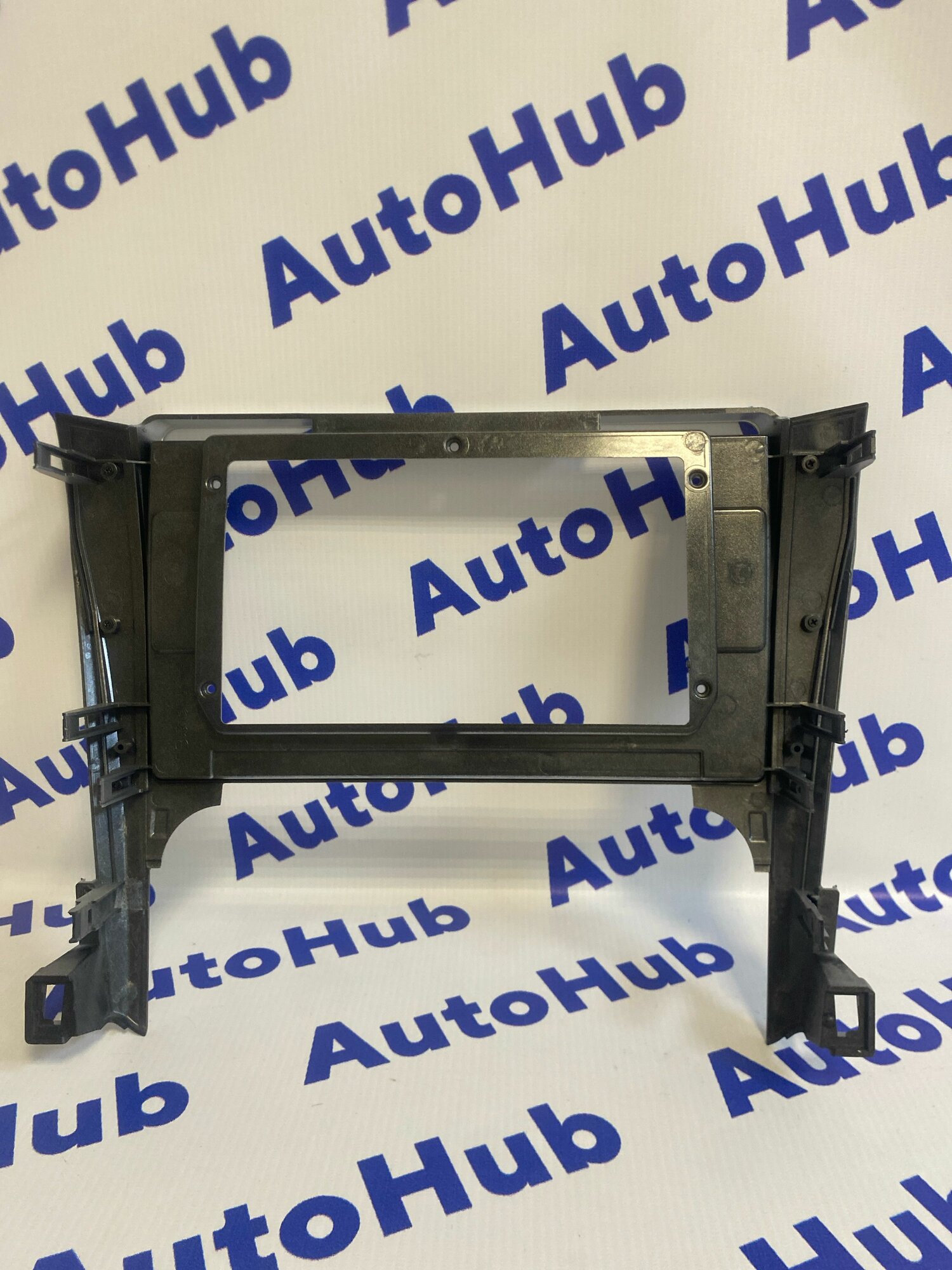 Переходная рамка для магнитолы + провода для подключения TOYOTA Camry, Aurion 2011-2014 / DAIHATSU Altis 2012-2017 (Цвет: серебристый, 10.2" дюйма)