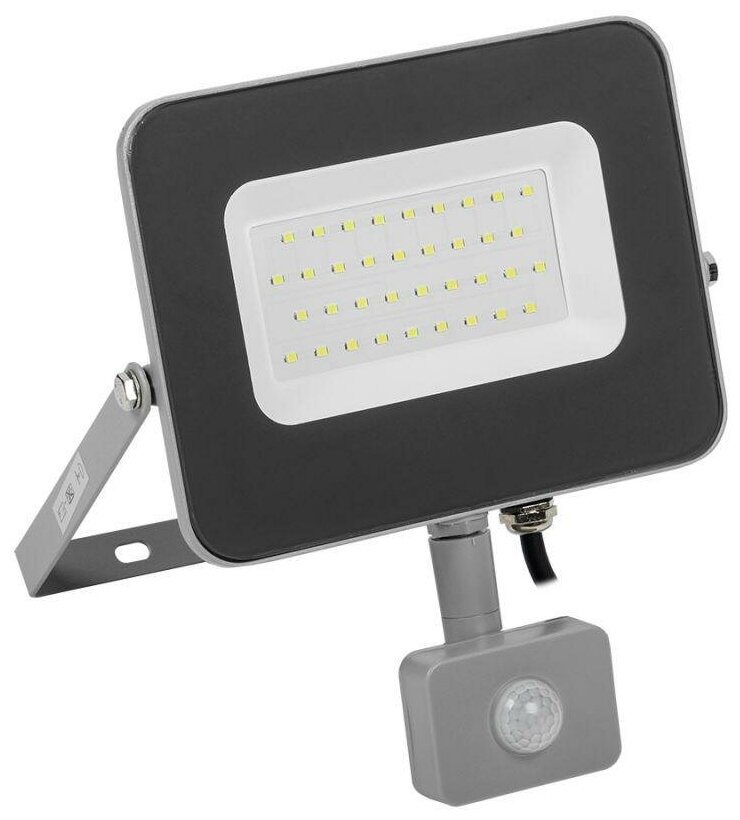 Прожектор светодиодный СДО 07-30Д 30Вт 6500К IP44 с датчиком движ. сер. IEK LPDO702-30-K03 (3шт. в упак.)