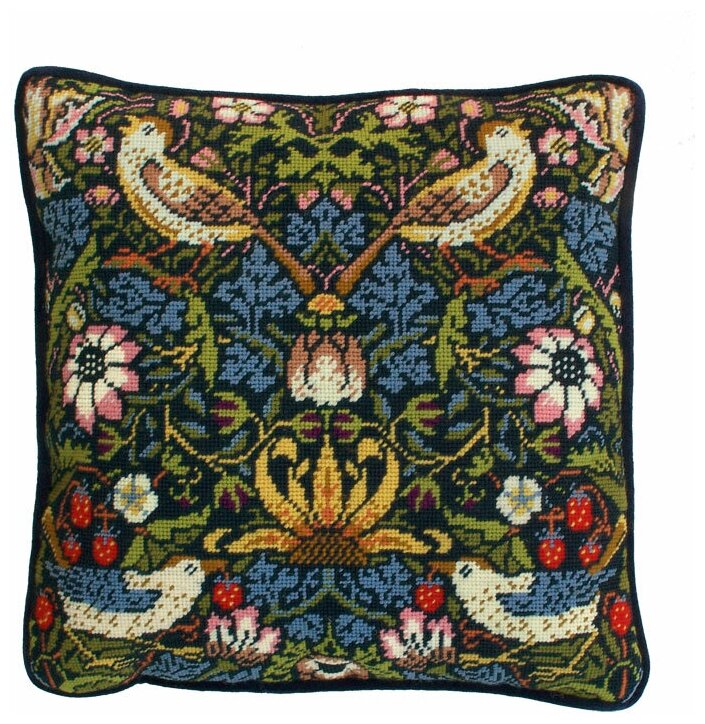 Набор для вышивания подушки Strawberry Thief William Morris (Клубника) 35,5 x 35,5 см Bothy Threads TAC3