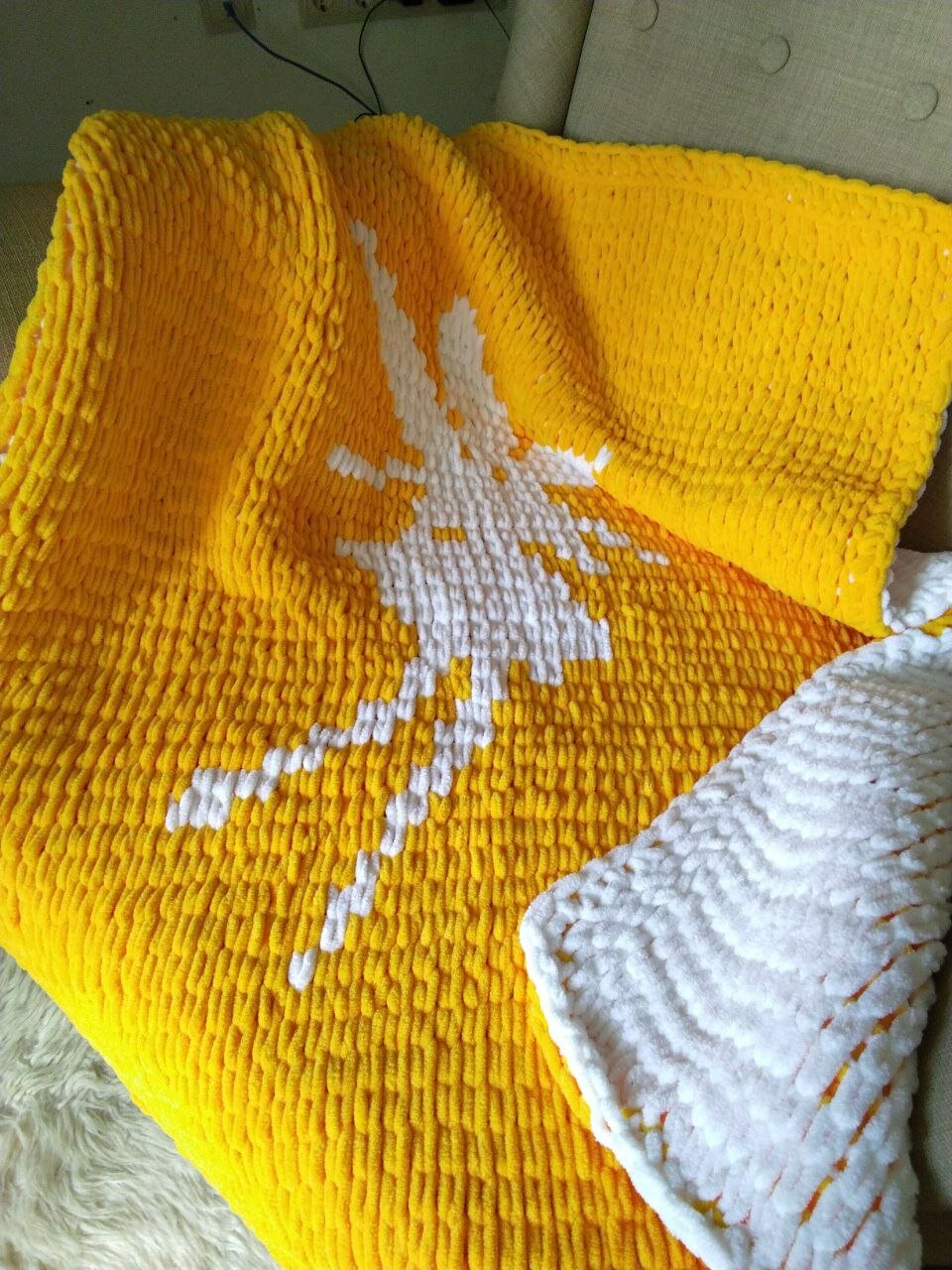 Плед вязаный детский "ФЕЯ динь-динь" 90*80 см, желтый, белый. Одеяло. Покрывало. Конверт на выписку для новорожденного. Alize Puffy More