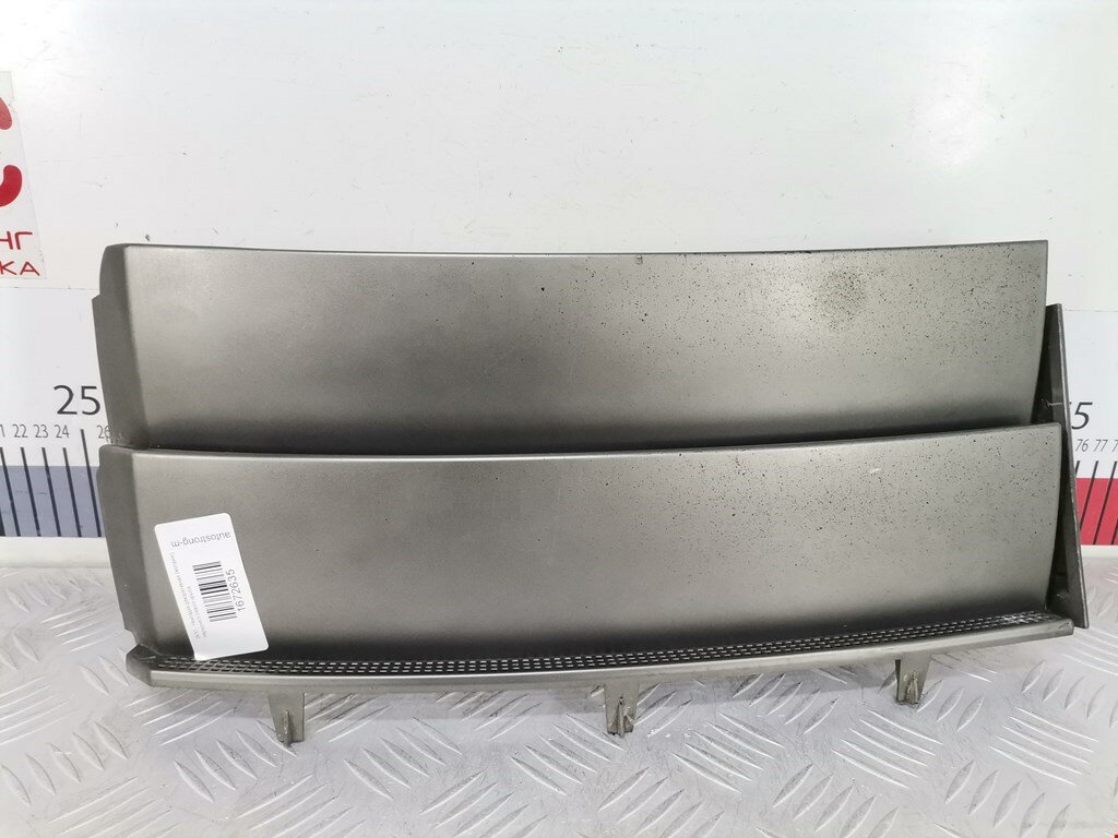 Решетка (дефлектор жабры) крыла левая Land Rover Range Rover 3 51137026899 арт. 1672635