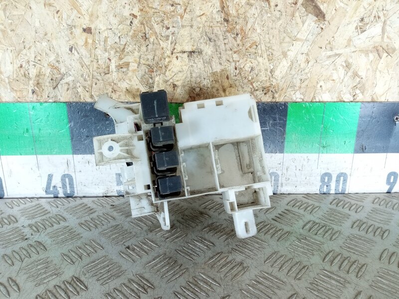 Блок предохранителей моторный BYD F3 2006-2013 684631F