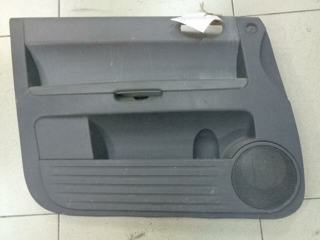 Обшивка двери передней левой от Mitsubishi Colt 2002-2012