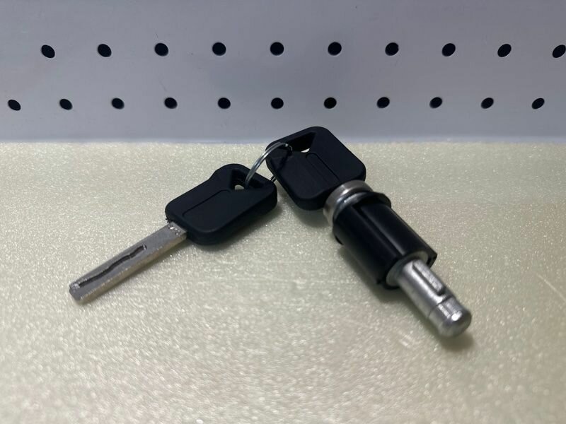 Личинка (вставка, сердцевина) замка двери VOLVO FH/FM (вольво ФШ ФМ)