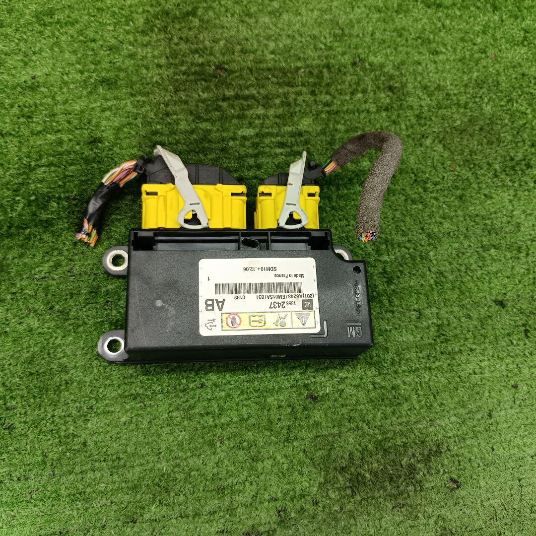 Блок управления подушками безопасности Opel Astra J GTC 2012 13582437