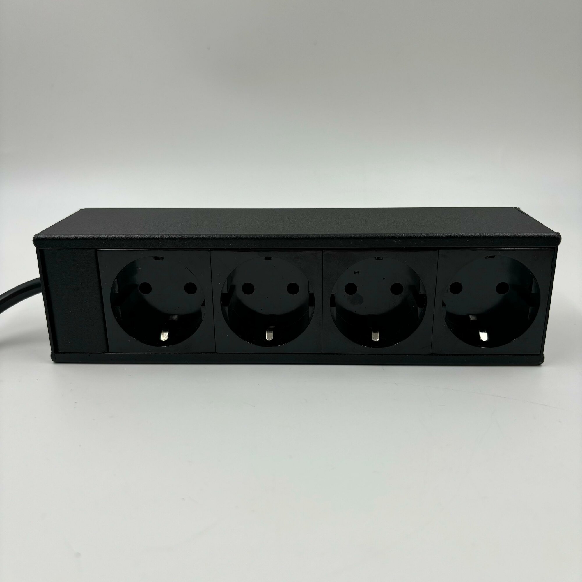 Накладная модульная розетка 4 Евро, офиблок, под столешницу, стол, блок розеток INRIOR, черный