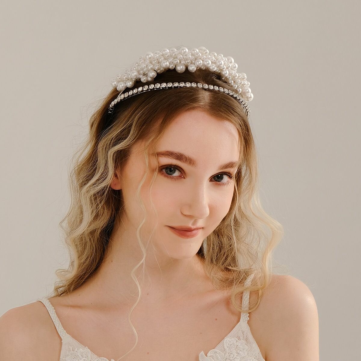 Серебряная свадебная корона с жемчугом и стразами