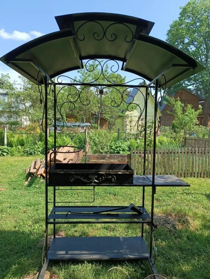 Мангал с крышей и столиком полочкой, мангал с металлическим навесом для дачи уличный стационарный 5 мм