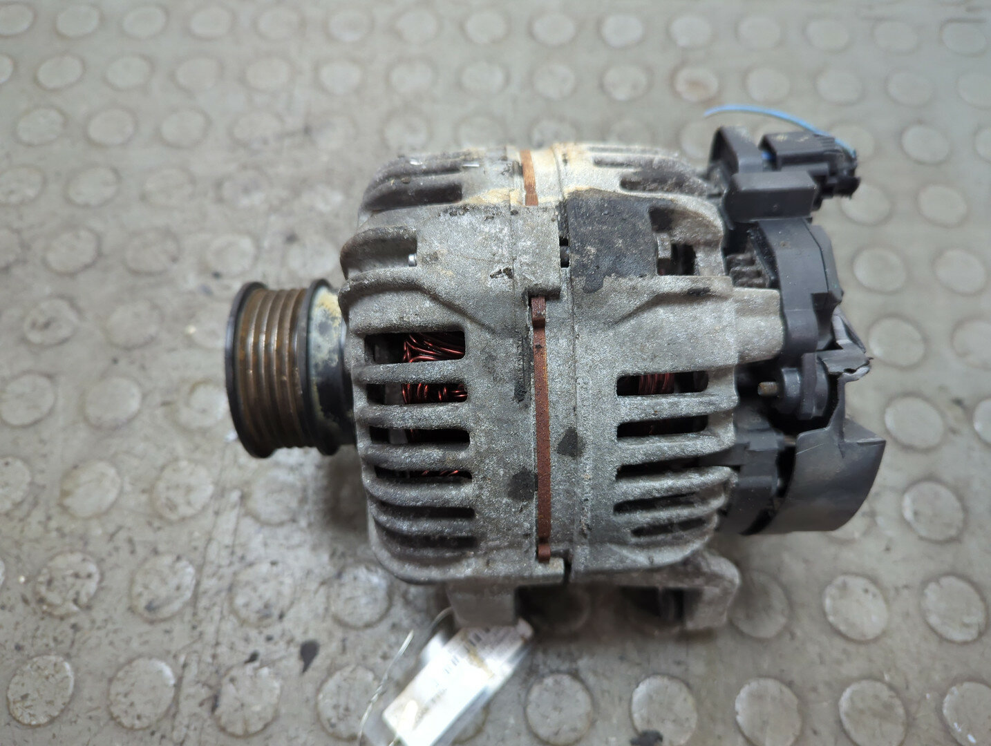 Генератор Opel Zafira B Б/У