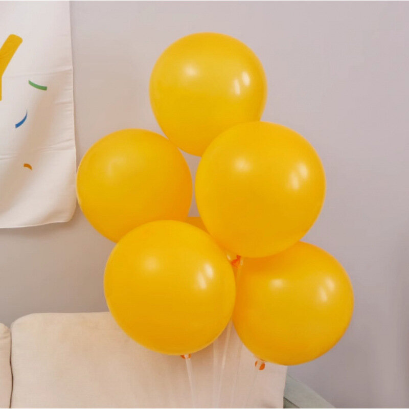 Оформление сцены с воздушными шарами для выпускного, открытия, свадьбы, дня рождения. Арка из латексных утолщенных красных шаров.