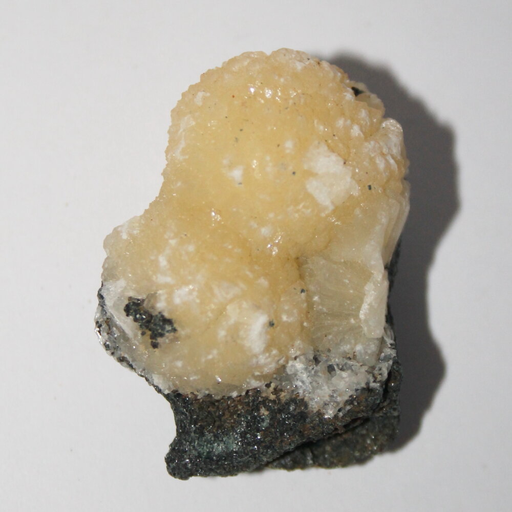 Камень True Stones "Десмин", коллекционный образец, желтый/оранжевый, уральский, 35x27x17 мм