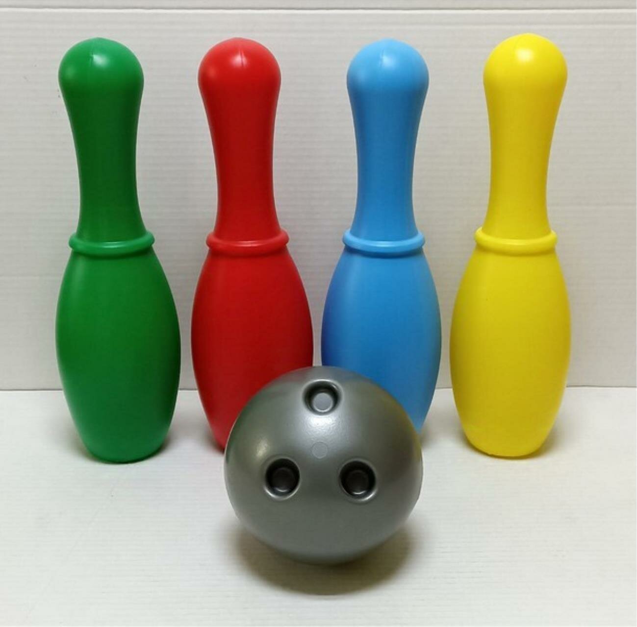 Набор "Боулинг" 34 см, 4 кегли +1 шар, в сетке 45x20x18 см