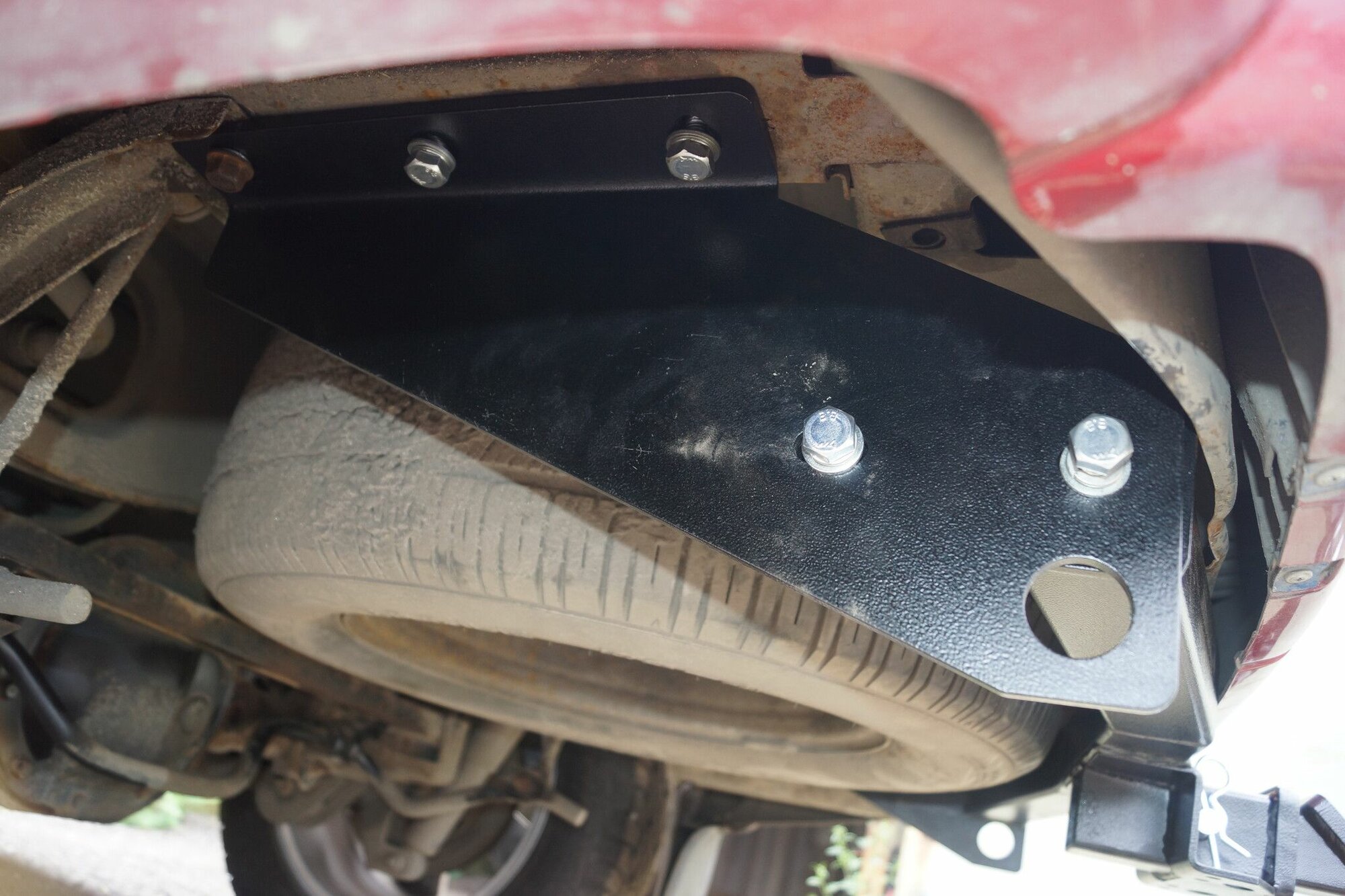 Фаркоп под квадрат для Dodge Nitro / JEEP Cherokee KK, c 2007 г, Бизон. FA 0110-E