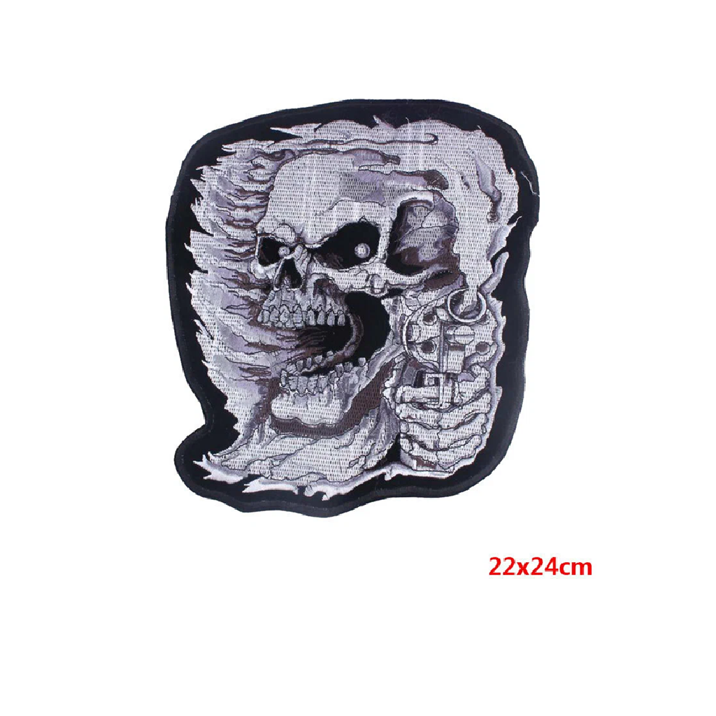 Нашивка череп пистолет большая на куртку термонашивки
