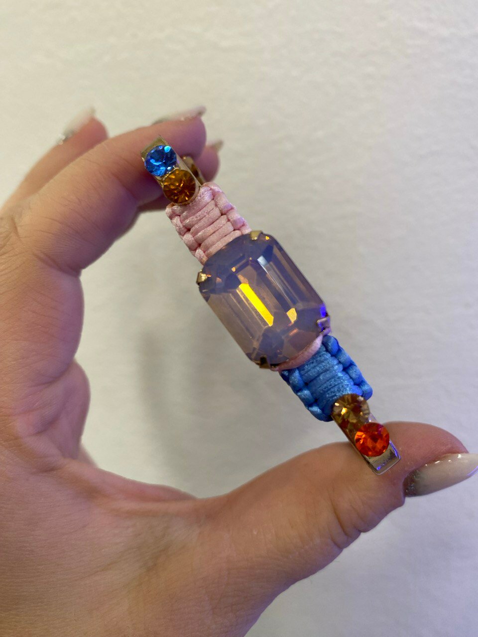 Жесткий браслет