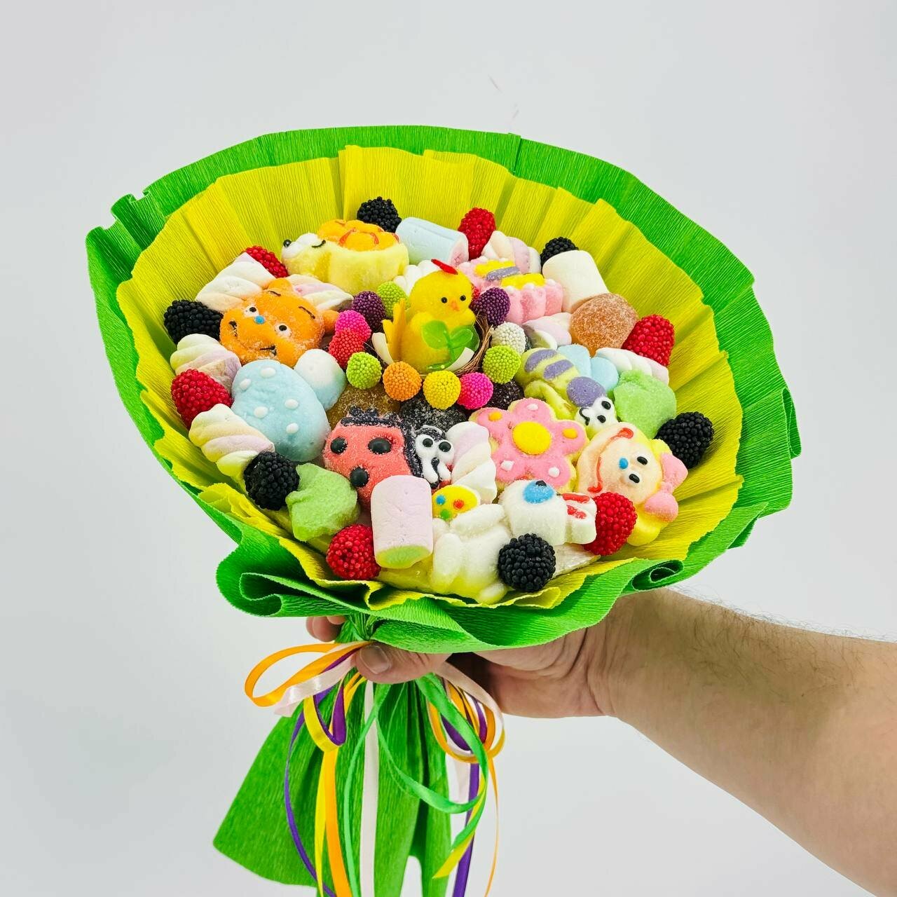 Сладкий букет для девочки из маршмеллоу и мармелада. Букет из сладостей. Детский букет на Пасху