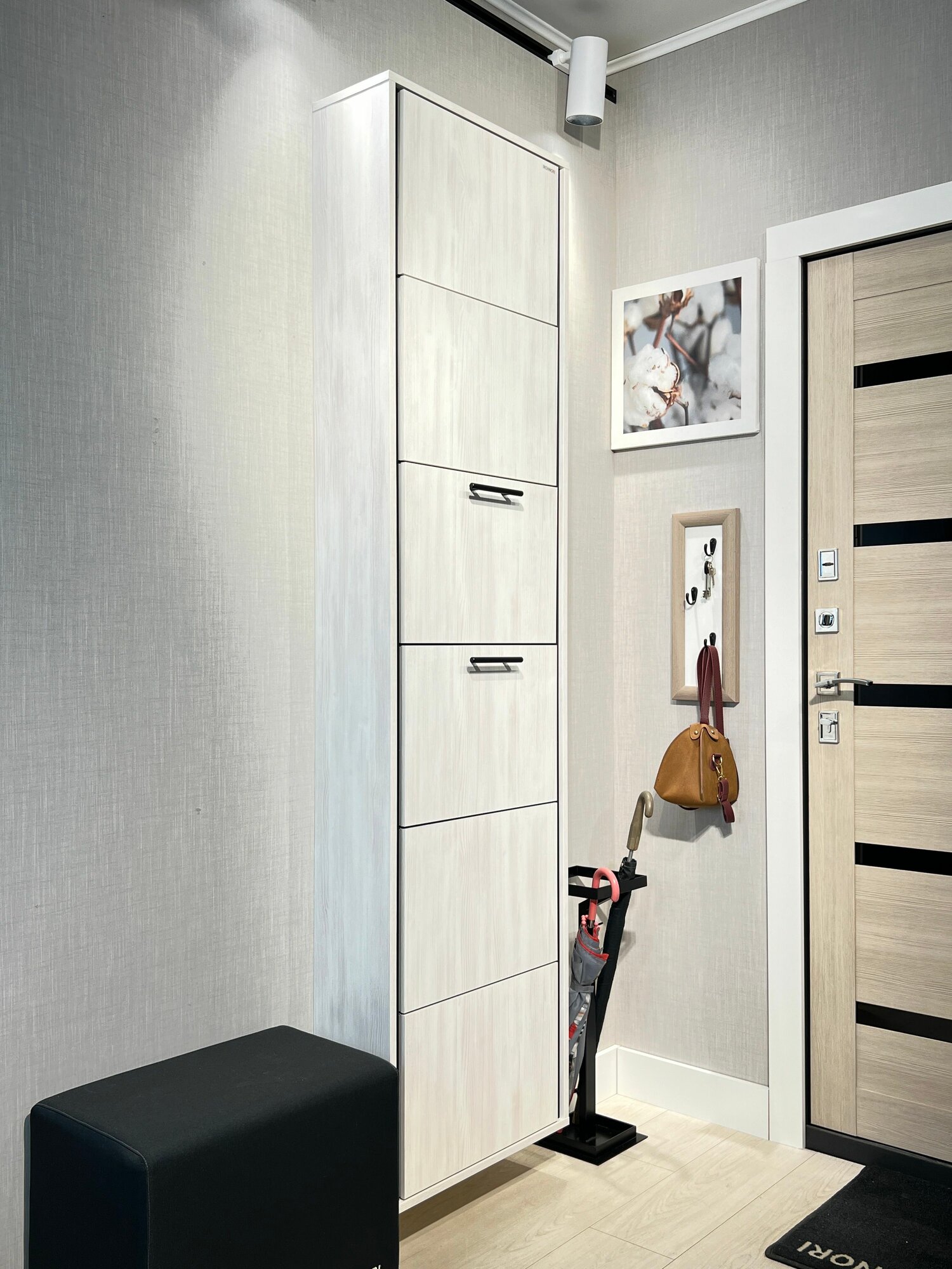 Обувница в прихожую IRONNORI Лайт 6 секций, Выбеленное дерево, профиль чёрный, 204x54.5x20 см