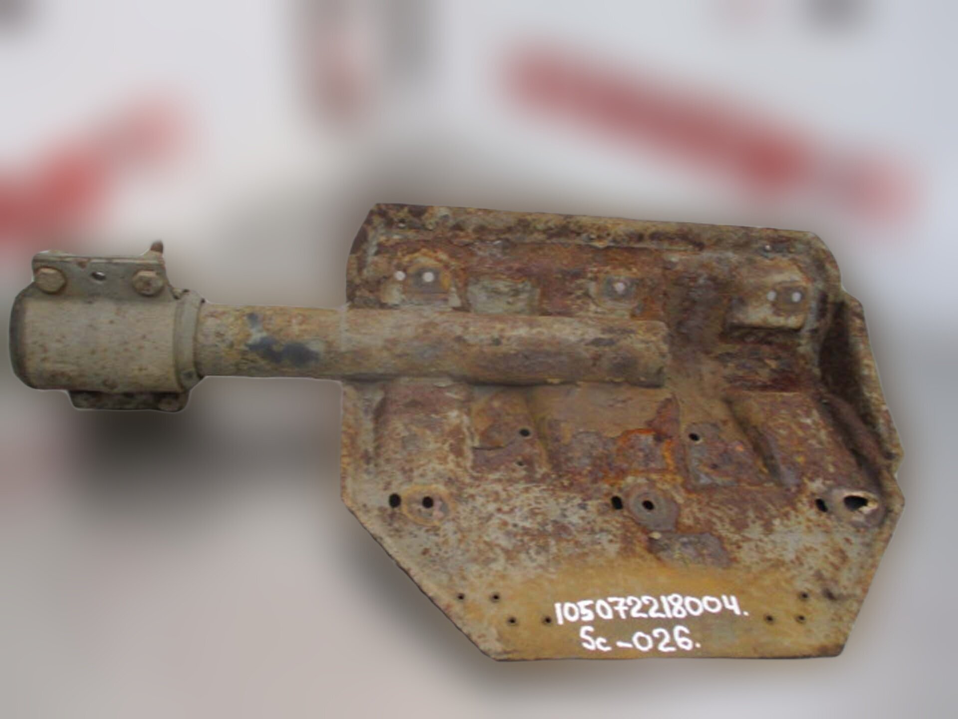 Кронштейн крыла задний левый Scania P, G, R, ржавый