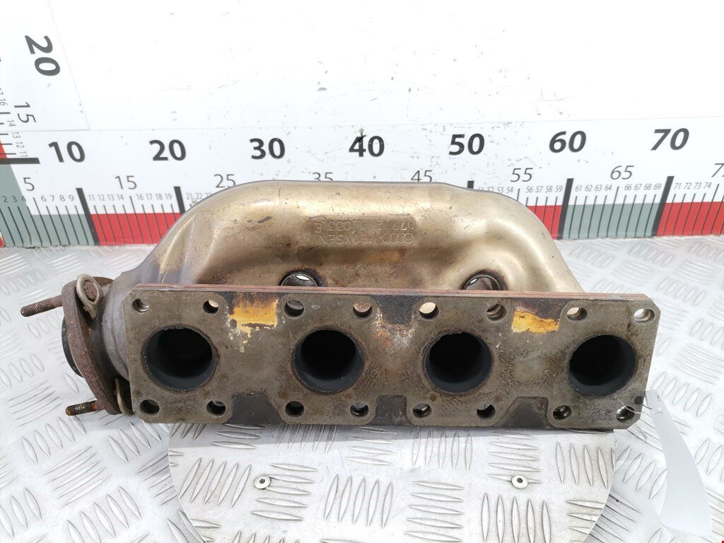 Коллектор выпускной Audi A8 D2 077253033E арт. 1841248