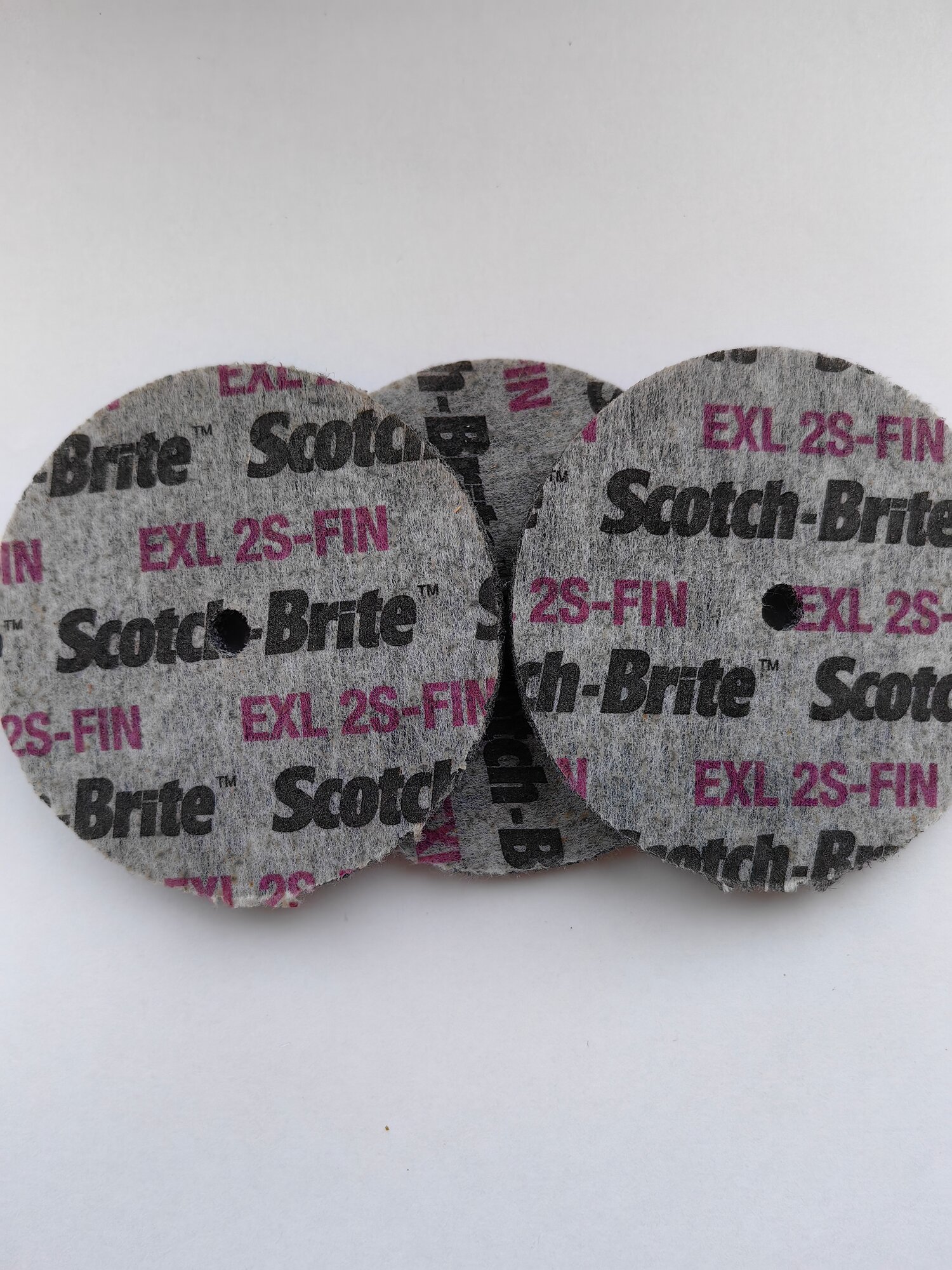 Шлифовальный круг Scotch-Brite EXL 3M 13716, 76х6х6 мм, зернистость 2S-FIN, комплект 3 шт.