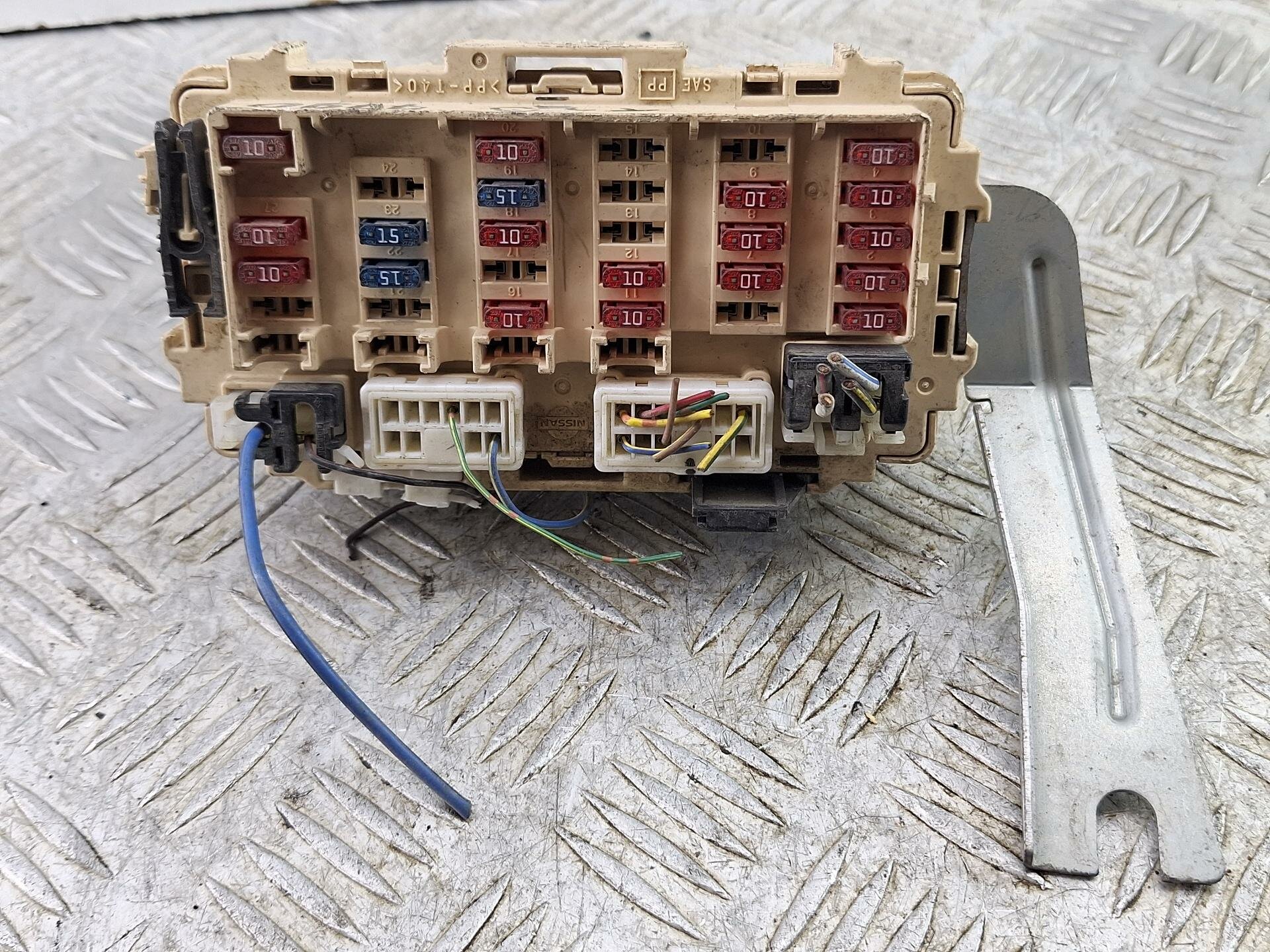 Блок предохранителей Nissan X-Trail T30 (2000 - 2004)