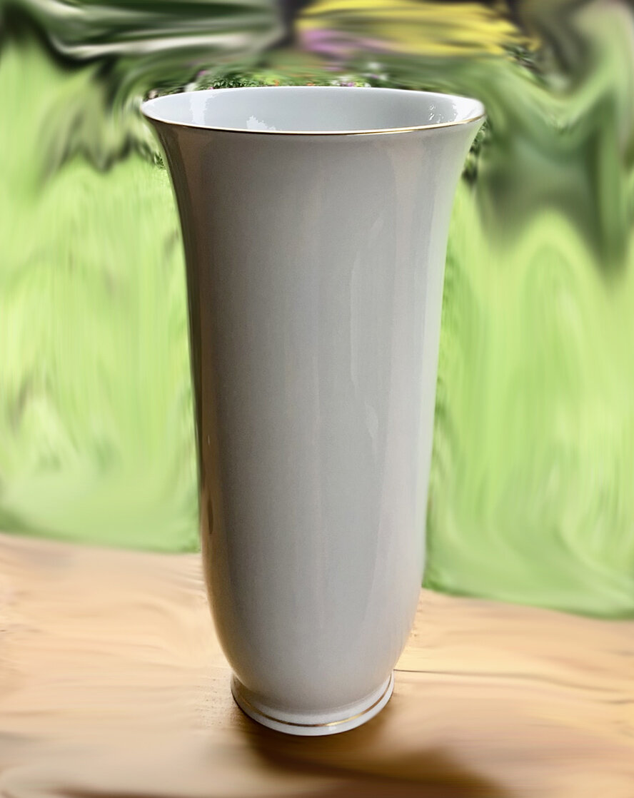 Фарфоровая ваза flora (флора) с золотой окантовкой. KPM Berlin