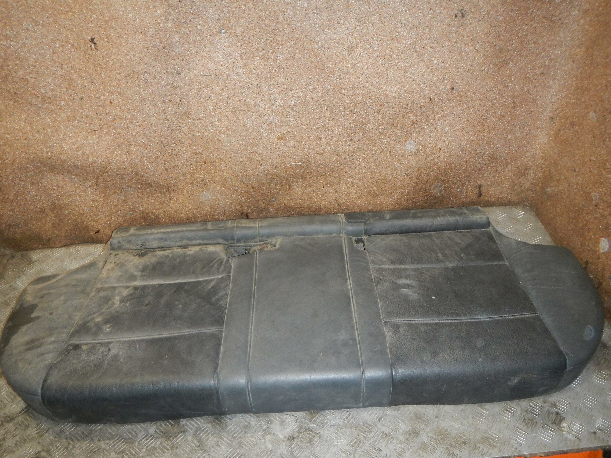 Б/У Сиденье заднее (диван), BMW (БМВ)-X5 (E53) (99-06) BMW X5 (E53) (99-06) кожа Грязное. 497208 BMW арт. 52207962172