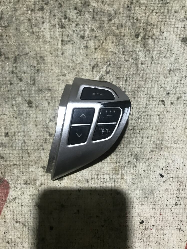 Кнопки на руль Citroen C-Crosser I (2007 — 2013) 4112KR