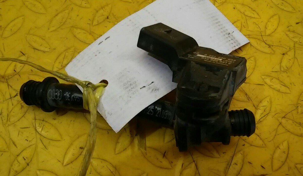 Датчик абсолютного давления A8 (D3,4E) Audi 036906051C