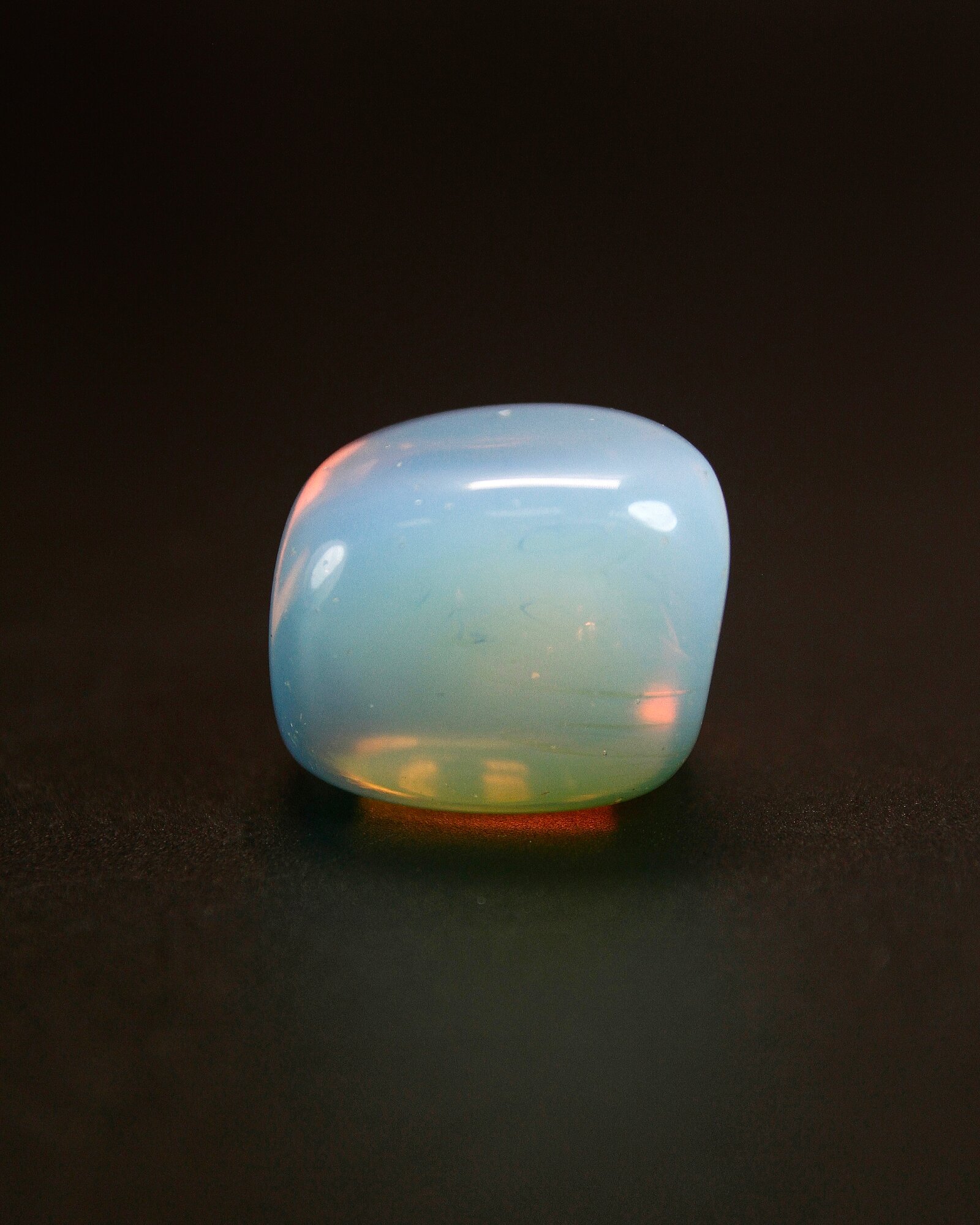 Лунный камень - 2 см, имитированный, 1 шт-для творчества