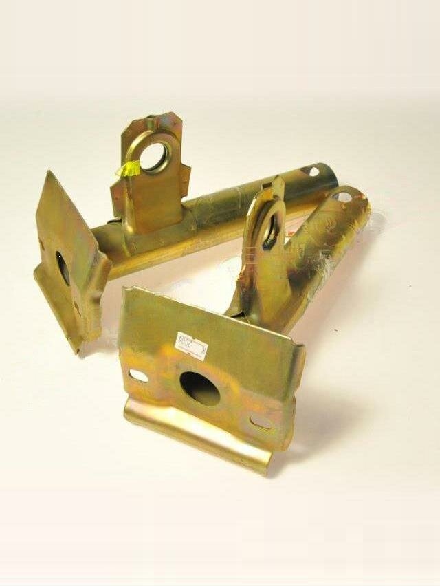 Кронштейны бампера ВАЗ 2105, 2104, передние, 05 задний, 2 шт, 2105-28030