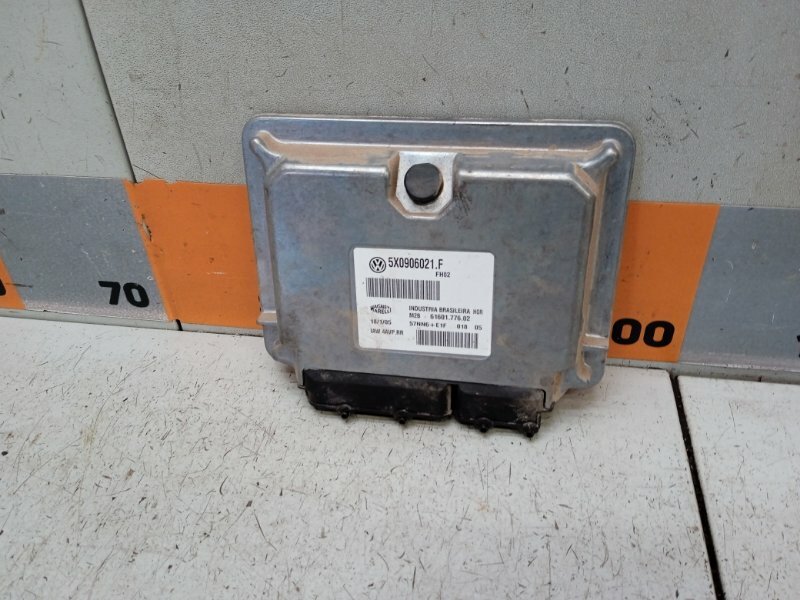 Б/У блок управления ДВС, мозги, 1.8 BSL, Фольксваген Пойнтер Блок управления двигателем Volkswagen Pointer 2005 CA45 266939...