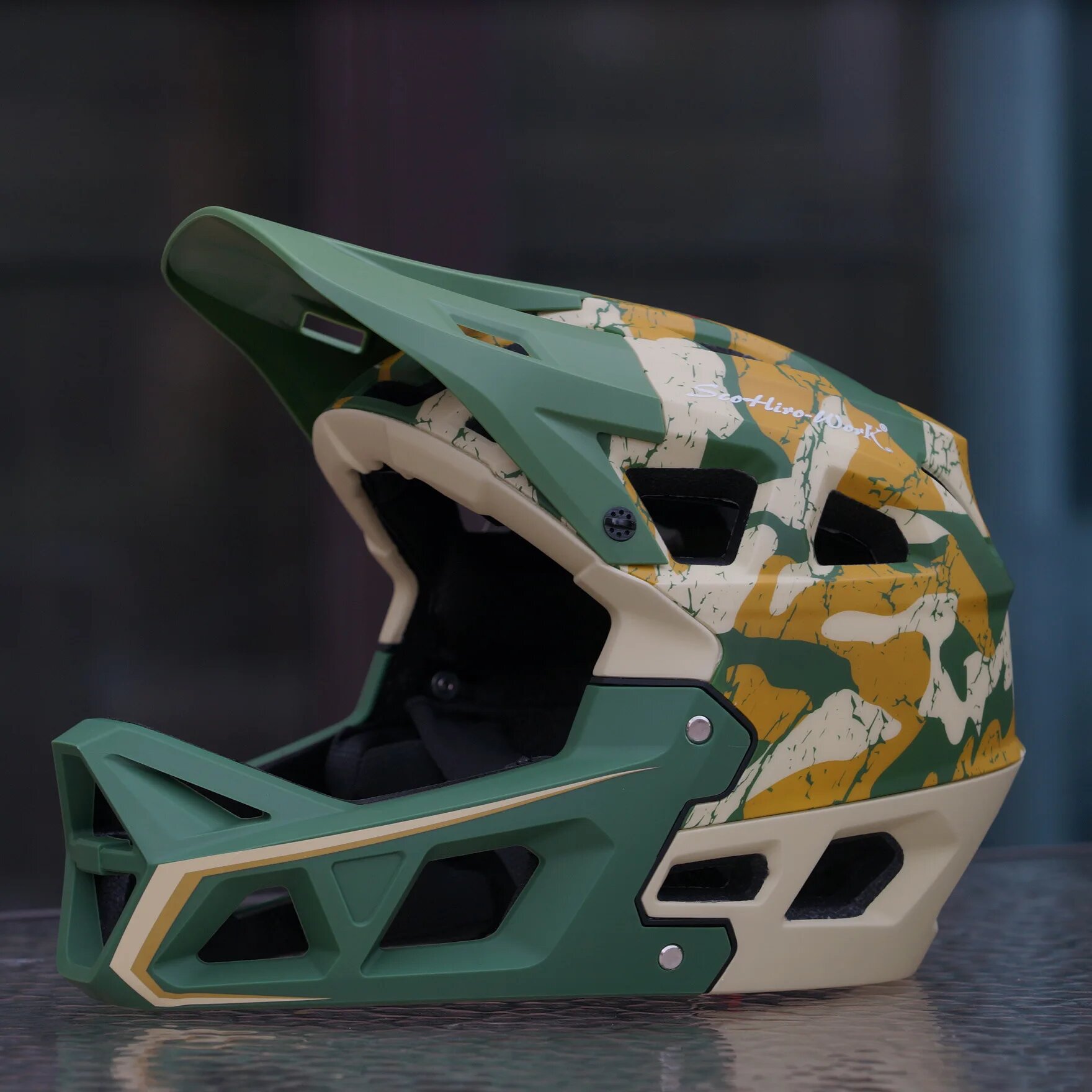 Ultralight Full Face Cycling Helmet PC shell +EPS foam для L 58-62CM, Зеленый, camouflage green