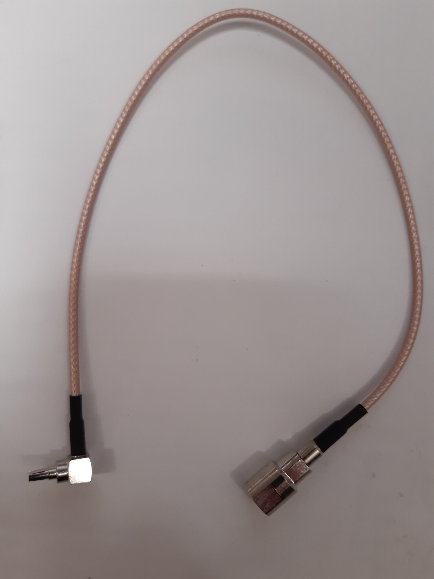 Пигтейл FME папа - CRC9 угловой длина 30 см.