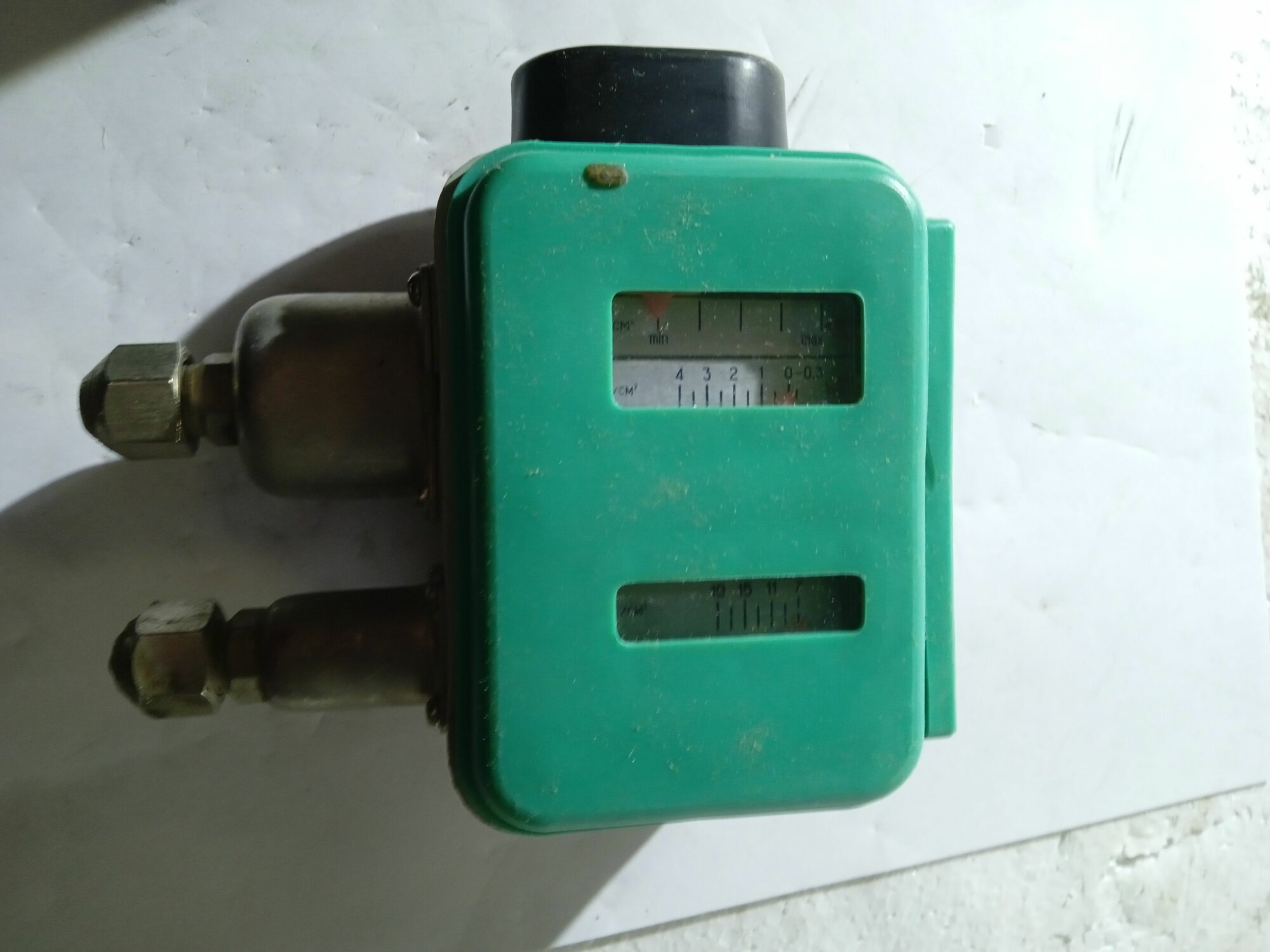 Датчик-реле давления сдвоенный Д220-11